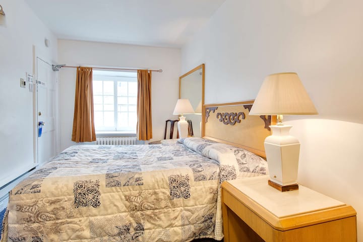M11 | Le Cavalier - Vintage 1 Bed In Old Qc-2f - Québec, QC