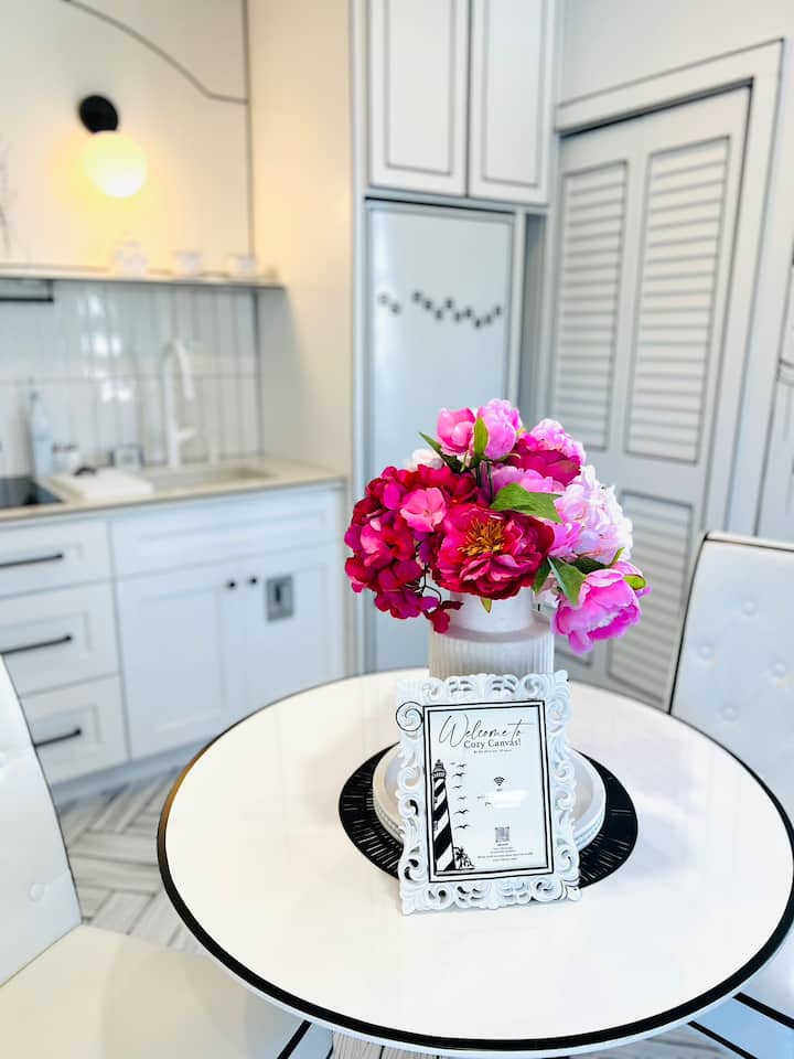 Cozy Canvas- Kng Bd W/ Kitchenette & Private Deck - St. Augustine, FL