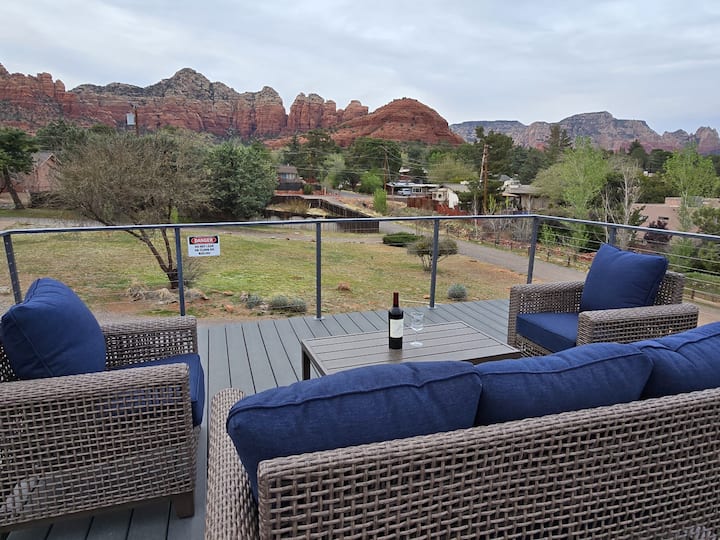 Luxury Sedona: Deck, Views, Hot Tub & Game Room - Sedona, AZ