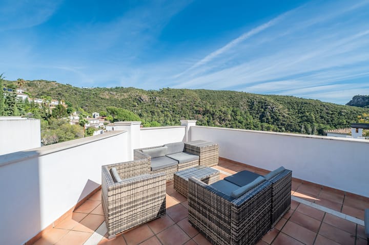 3 Bed Apartment In Benahavis - Benahavís