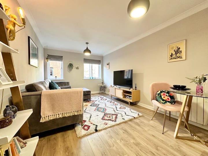 River Wharf Fun - 1 Bedroom City Flat - 리즈