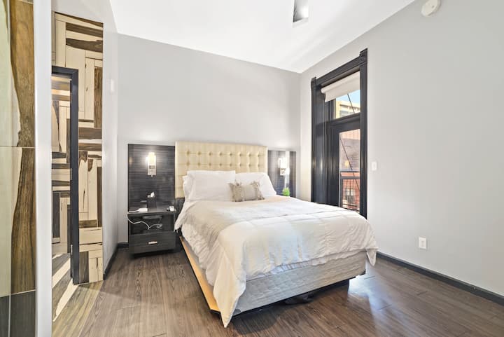 Stylish Studio With Private Balcony - デンバー, CO