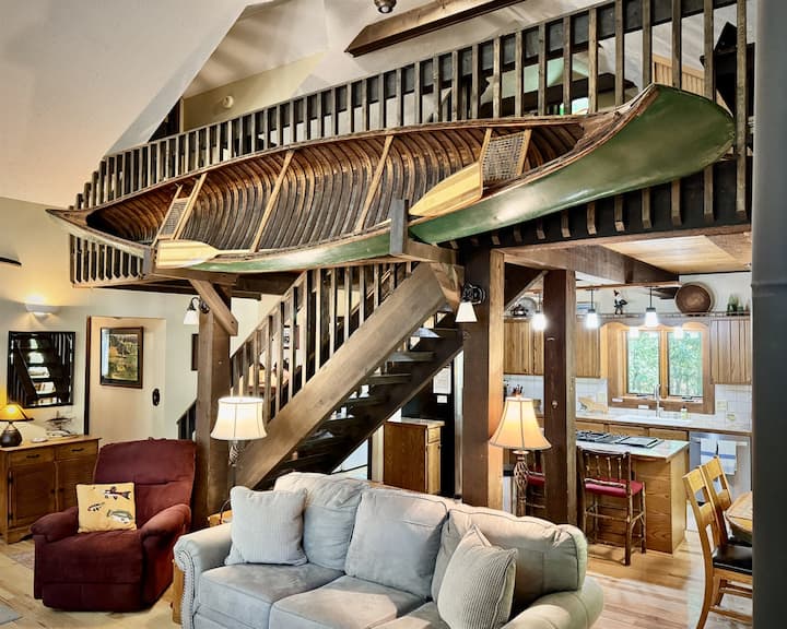 Kinnikinnick Pet Friendly Downtown Glen Arbor! - Glen Arbor, MI