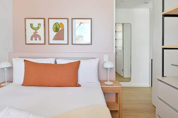 Cozy 1-bed Apt In Sea Point | Pool & Ocean Dream - Camps Bay