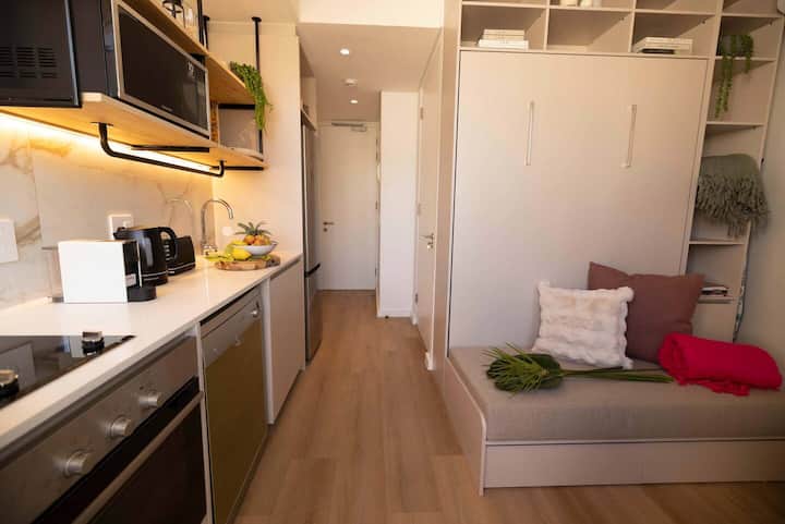 Trendy Lock-up & Go Apartment In Sea Point - Cape Town