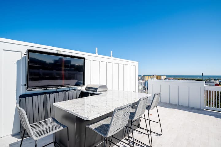 Go With The Flo 2 Ocean View Townhouse - Carolina Beach, NC