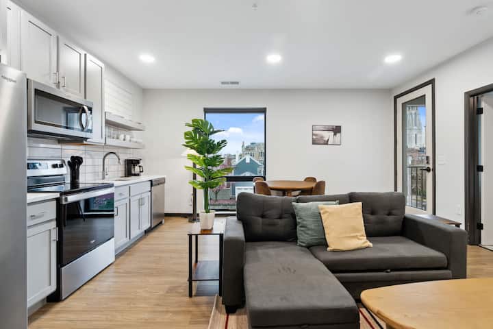 Cozysuites Mass W/ Parking, Lounge & Roof Deck #34 - Crows Nest, IN