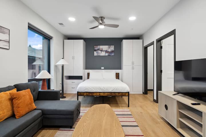 Cozysuites Mass W/ Parking, Lounge & Roof Deck #35 - Garfield Park Indianapolis