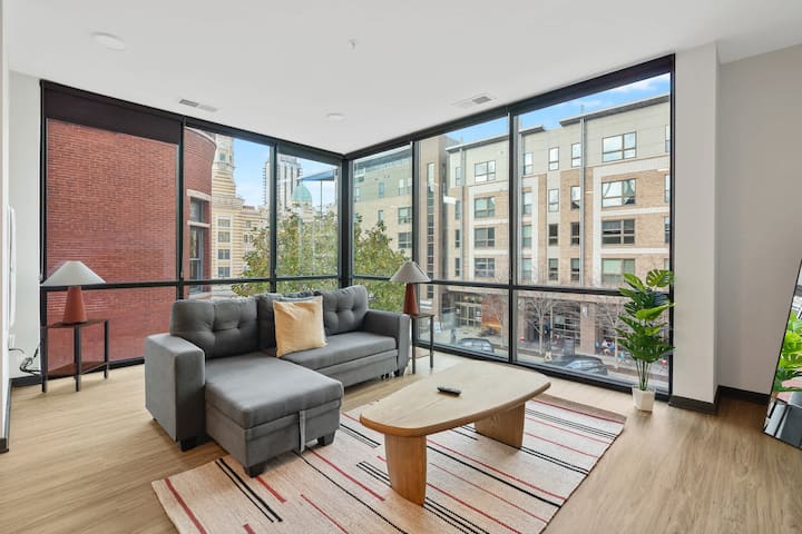 Cozysuites Mass W/ Parking, Lounge & Roof Deck #37 - Indianapolis, IN