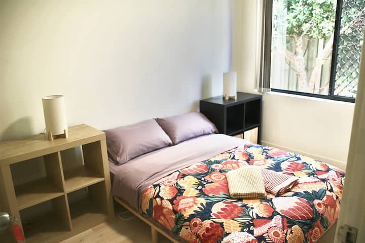 Freewifi:kitchen:busstop:shopsnearby:linens:clean - Greenmount