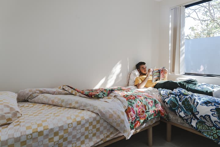 Freewifi:kitchen:busstop:shopsnearby:linens:clean - Greenmount