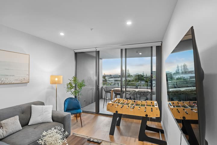 Pet-friendly Quiet Riverview 2br Pool & Parking - Surfers Paradise