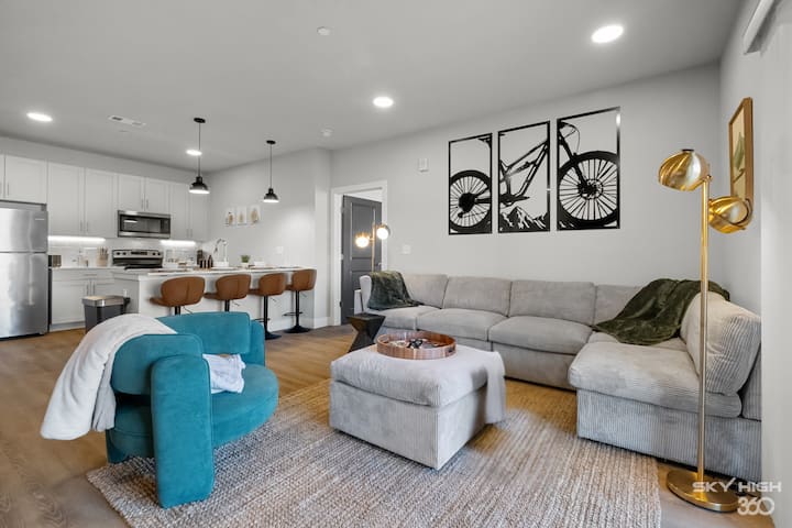 Executive Apt, Workspace/kids Nook/free "P"/pool - Rogers, AR