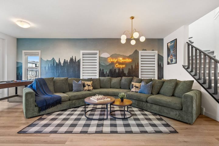 Executive 4br Home | Near Airport | Ac | Db Garage - Calgary