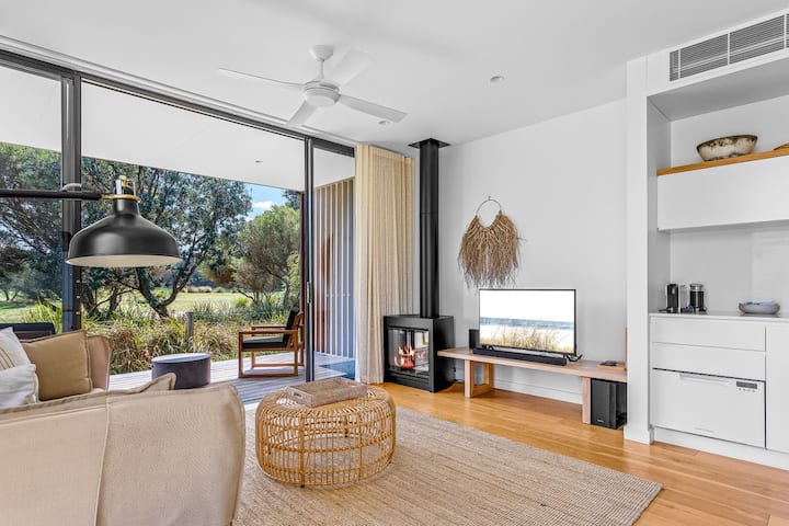 Privately Managed Golf View Villa 3 Bangalay Villa - Shoalhaven Heads