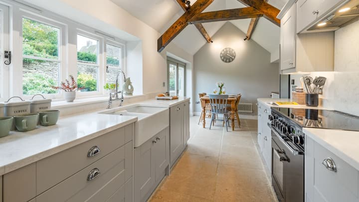 Laurel Cottage - Pet Friendly In Coln St Aldwyns - Bibury