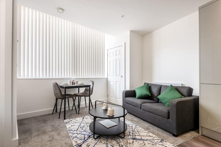 Stylish 1-bed Apartment In Central Rotherham - Sheffield