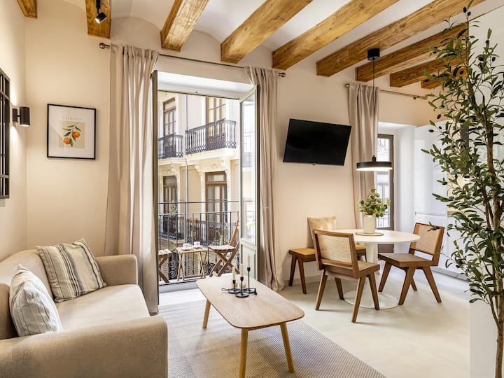 Super Stylish, Bright And Central · Seasonal Rent - Valencia