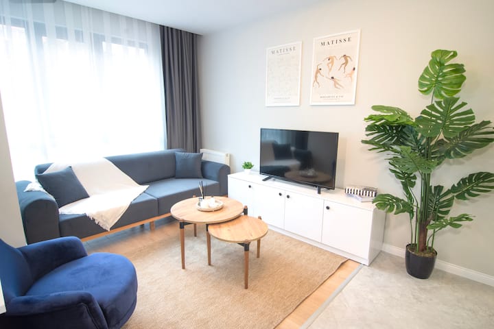 Brand New Apt With Bedroom & Office - Maslak