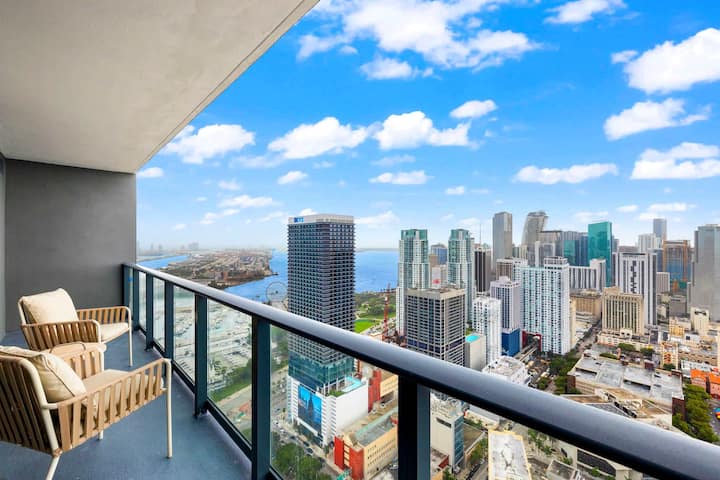 Downtown Luxury Condo With Free Parking - Miami