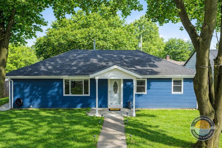 Charming Lake Geneva Retreat For 8 - Riviera Beach, WI