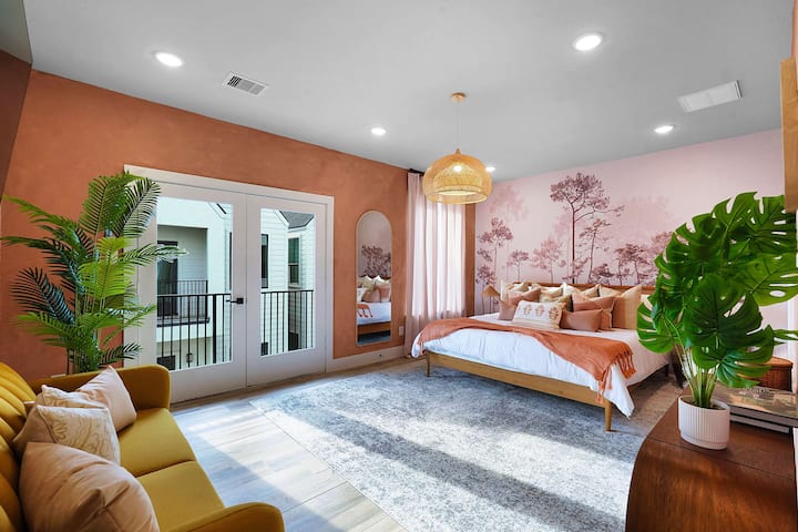 Houston Heights Boho Getaway Near Downtown - Houston, TX