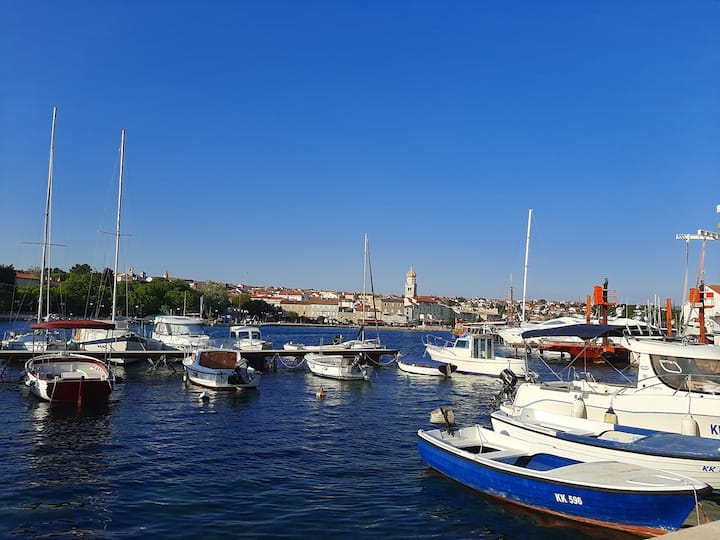 Apartment Tihana In The Town Of Krk With Partial View, Family-friendly - Krk