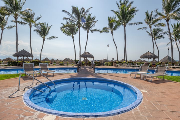 Cozy Studio With Ocean Views - Nuevo Vallarta