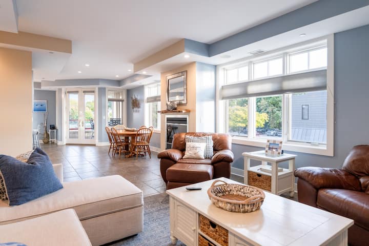 Stunning Downtown Condo W/ Water Views - Grand Haven, MI