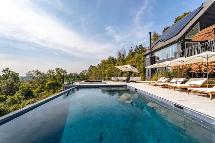 Casa Manzara: Mountain Top Views, Pool + Hot Tub - Washington Heights, NY