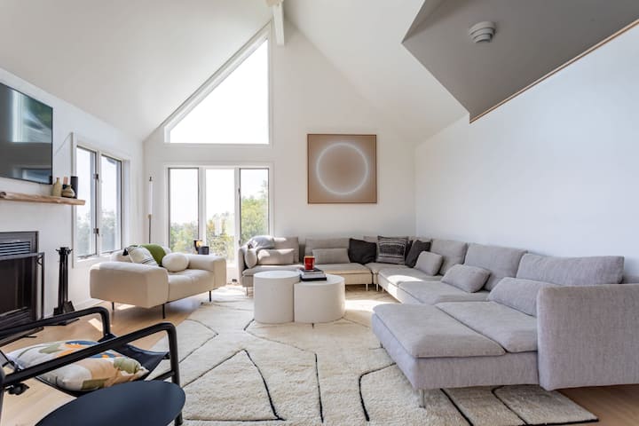Casa Manzara: Mountain Top Views, Pool + Hot Tub - Middletown, NY