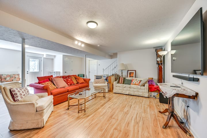 Private Deck: Berkeley Springs Getaway! - Berkeley Springs, WV