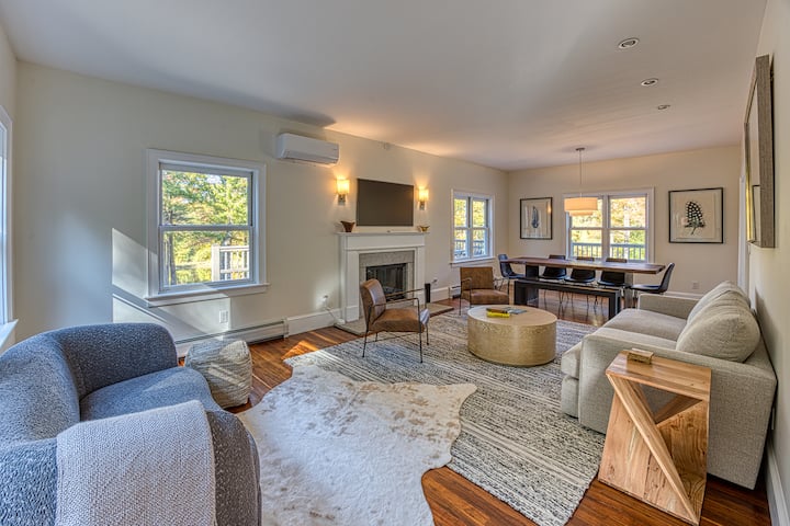 Renovated Country Retreat By Evergreen Home - Nassau, NY