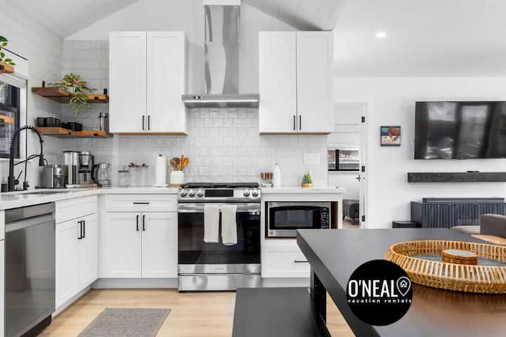Modern Coastal Escape - Walking Distance To Beach! - Santa Cruz, CA