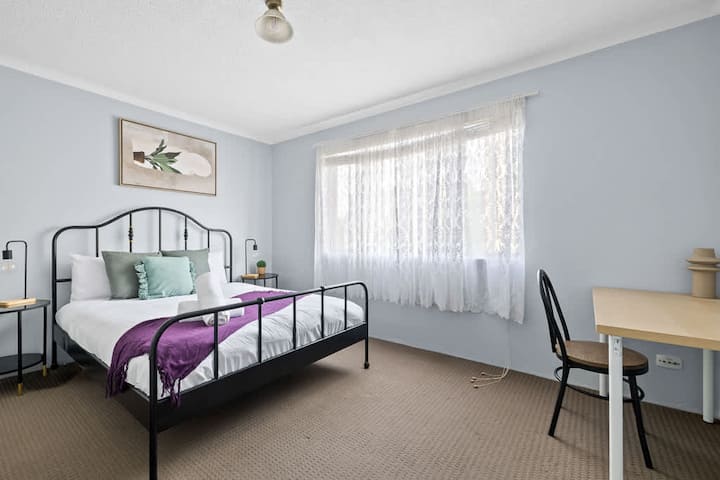 Modern Private Double Room - Central Spot - Liverpool