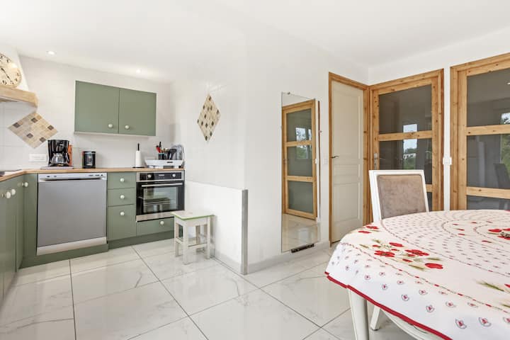 Charmant Appartement Avec Terrasse - Brignoles