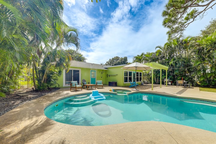 Tropical Pool Oasis On 1/4 Acre By Downtown Stuart - Stuart, FL