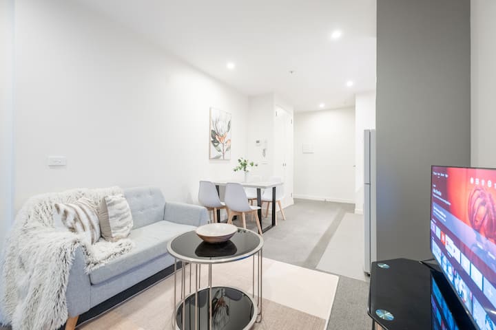 Experience The Heartbeat Of Melbourne Cbd 1br - Melbourne