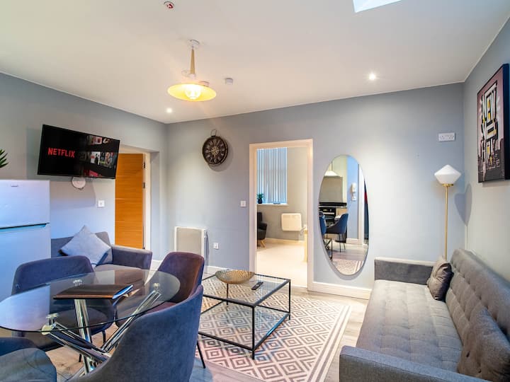Chic 2-bed In Kelham | Walk To City Centre & Trams - Sheffield