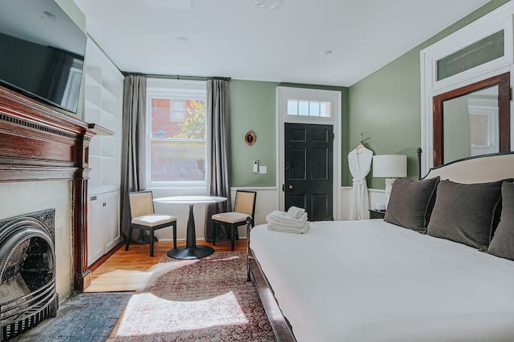Suite 2 At Barristers Row - Staunton, VA