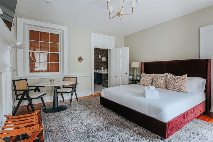 Suite 6 At Barrister Row - Staunton, VA