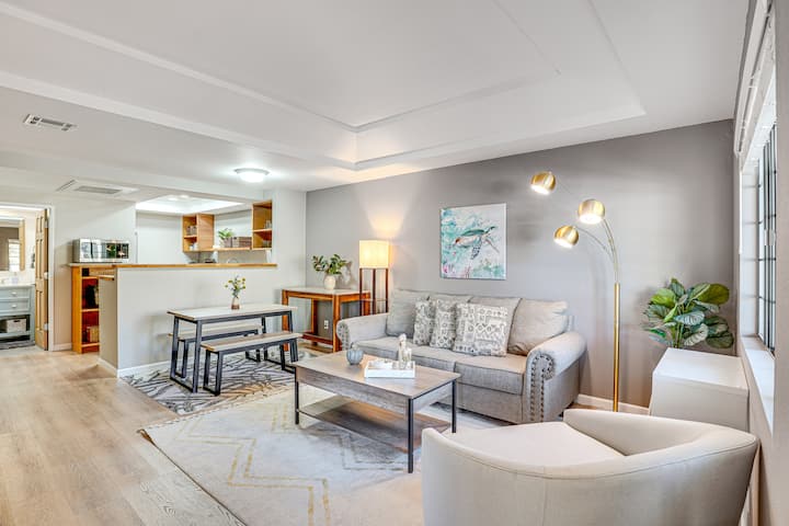 Pool & Hot Tub: Updated Tucson Condo W/ Workspace - Catalina Foothills, AZ