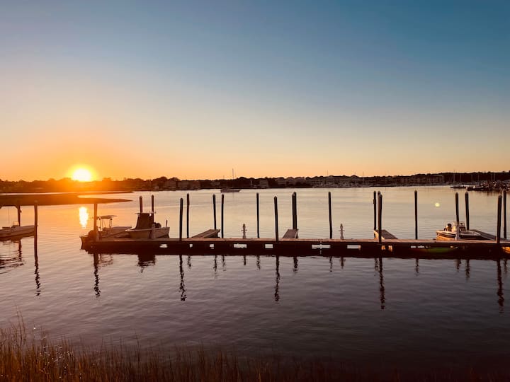 The Pearl Waterfront With Dock, Steps From Beach - Carolina Beach, NC