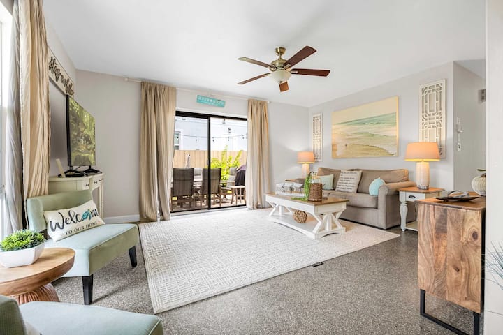 Cocoa Beach 3br Oasis - 1 Block To Beach! - Cocoa Beach, FL