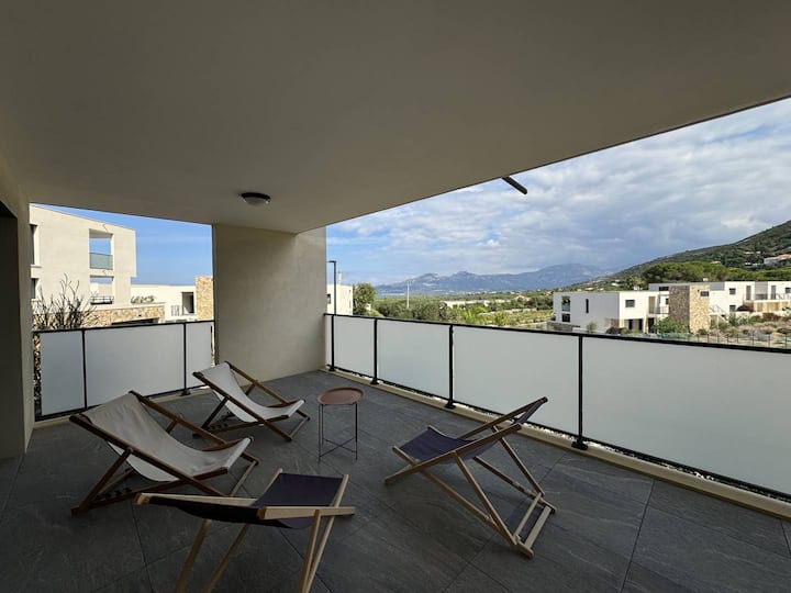 Appartement Dans Résidence Avec Piscine - Calvi
