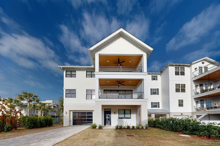 Luxury Coastal Home W/pool - St. Simons Island, GA