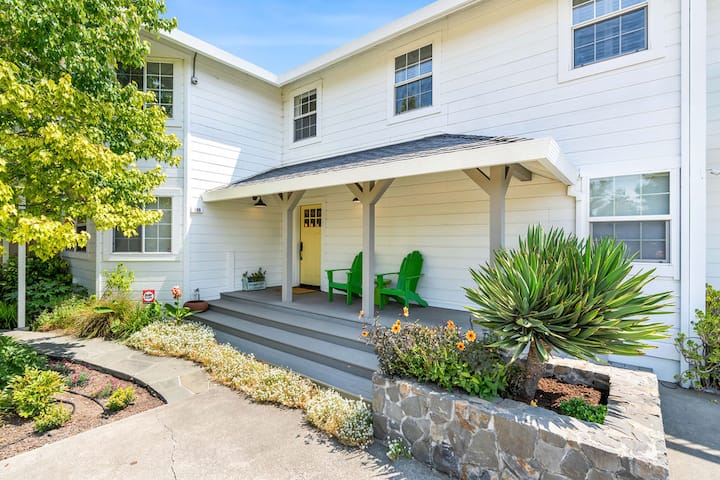 Plaza House *30+ Day Rental* - Sonoma, CA