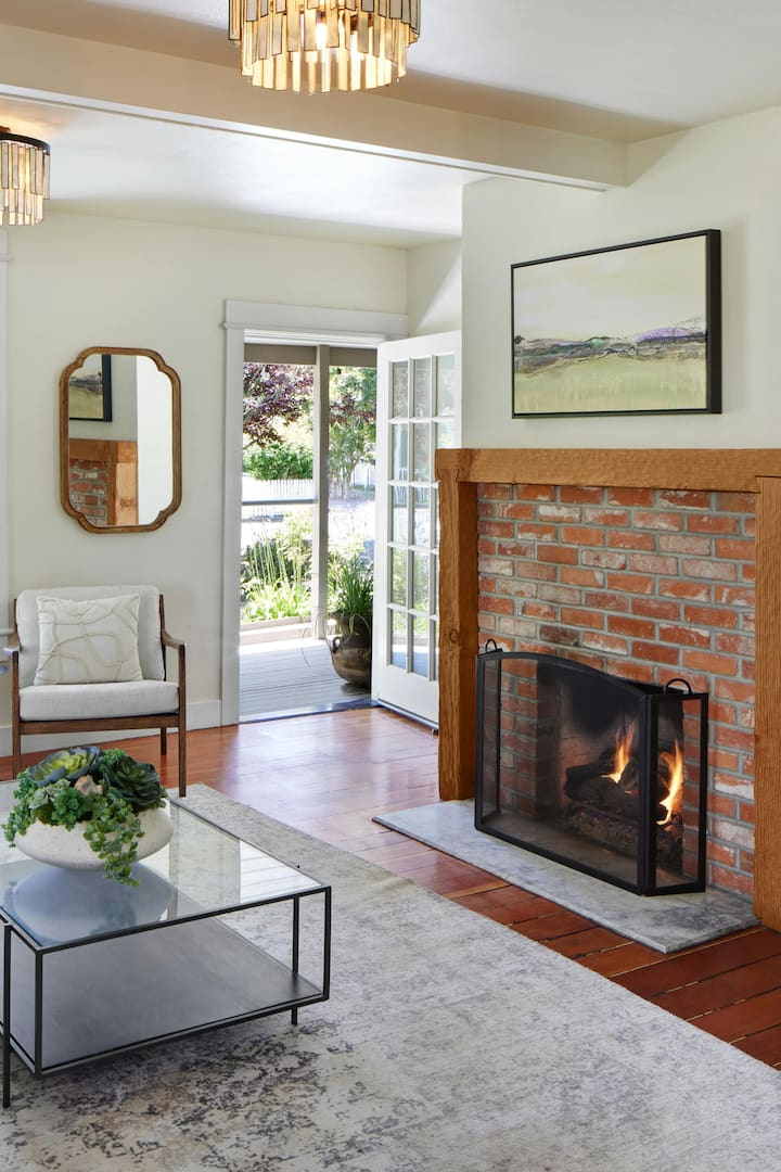 Inviting King With Outdoor Accessible Tub - Yountville, CA