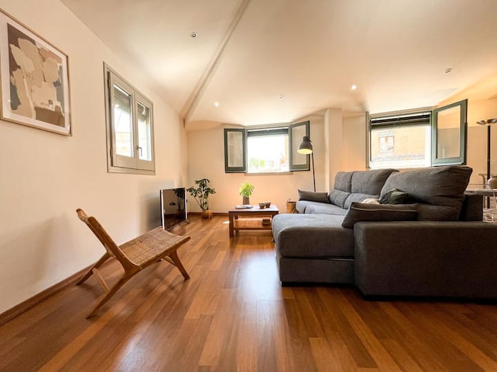Loft Cort Reial Atico - ジローナ