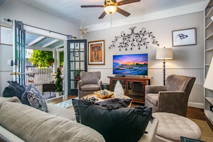 Gypsyginny's Hideaway - Key West, FL